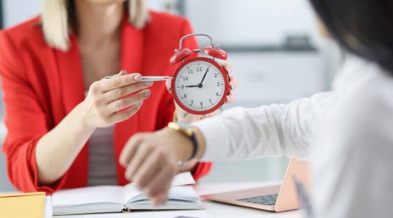 How to Deal with Employee Tardiness | 360Connect